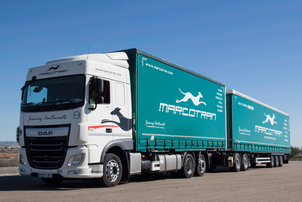 La primera ruta con un Megacamión en España - Sobre Camiones